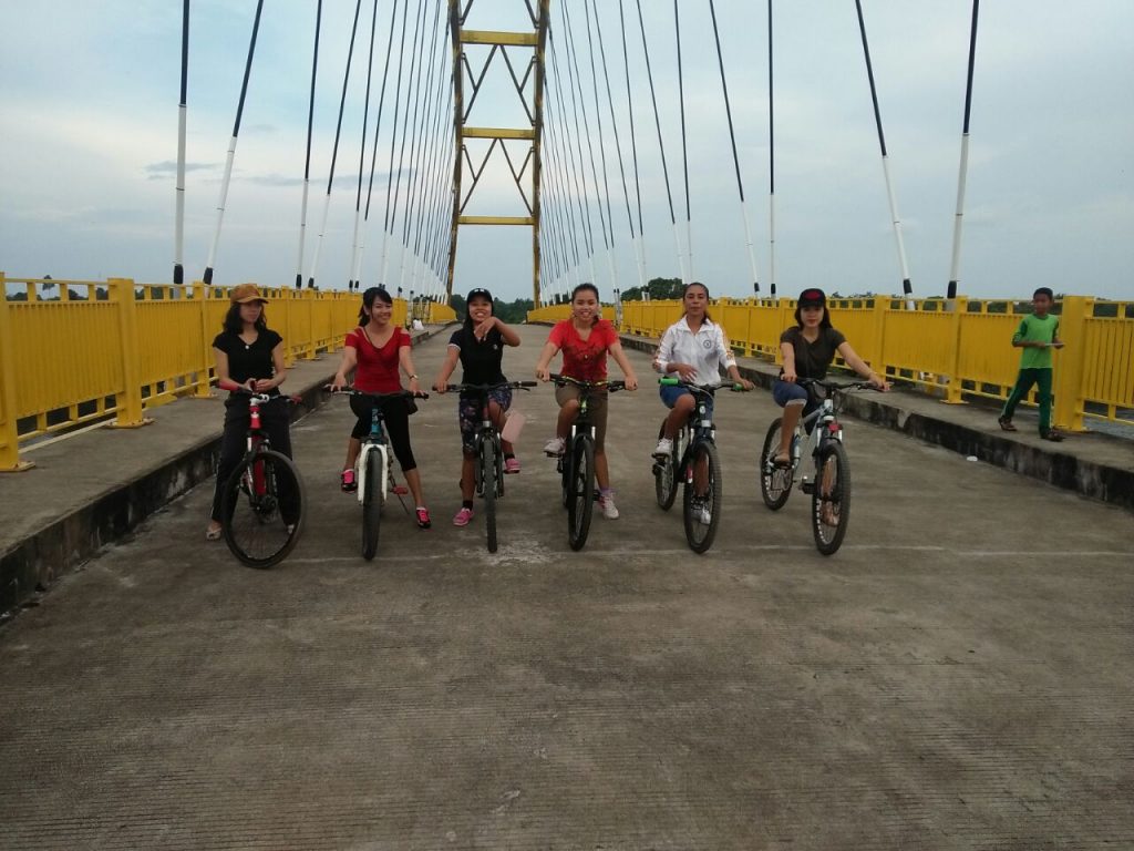 Nongkrong di Jembatan Pawan Lima, Isyarat Masyarakat Butuh Plaza | MONGA